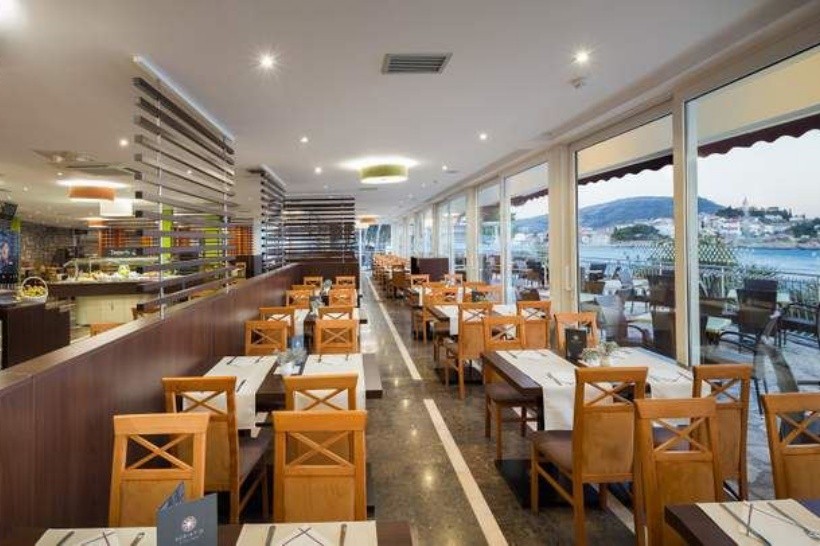 Hotel Zora, Chorvatsko Primošten - 2 541 Kč Invia