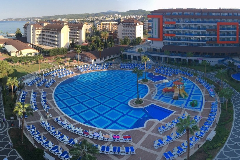 Hotel Lonicera Resort & Spa ⭐ Turecko, Alanya - recenze a zájezdy - Invia