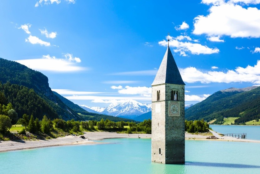 Italské jezero Lago di Resia a zatopený kostel | Blog Invia.cz